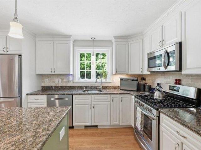 house with 4 bedroom, Holden MA ES104332987