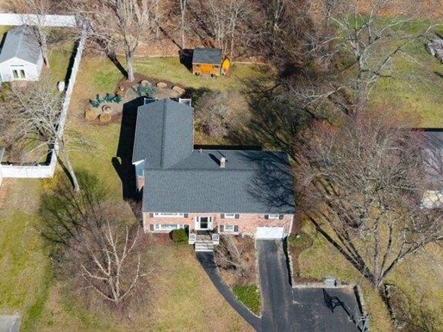 house with 4 bedroom, Holliston MA DLS102312590