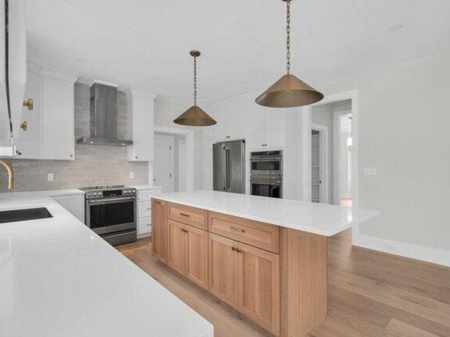 house with 4 bedroom, Holliston MA DLS102409207