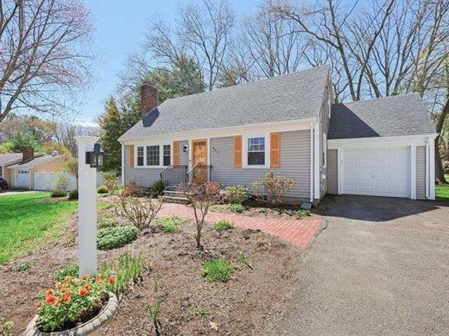 house with 4 bedroom, Holliston MA DLS102961988