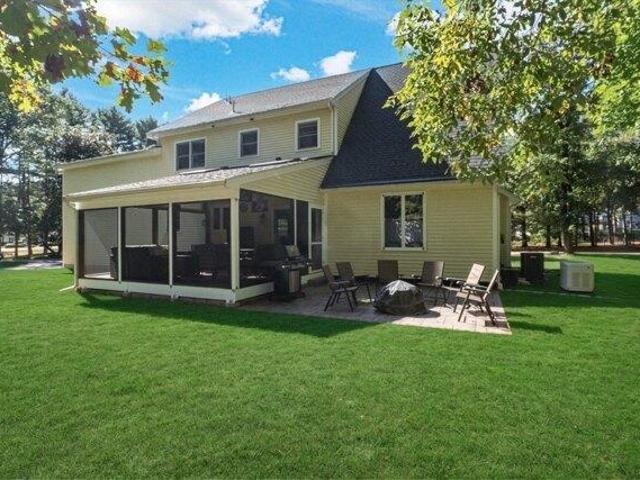 house with 4 bedroom, Holliston MA ES102824203