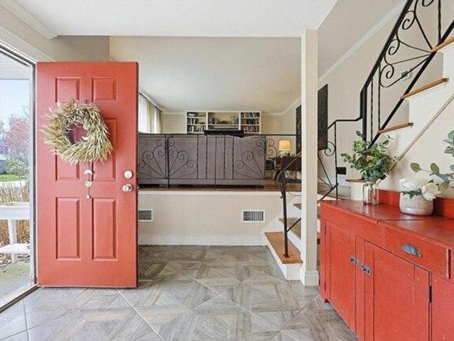 house with 4 bedroom, Holliston MA ES102922579