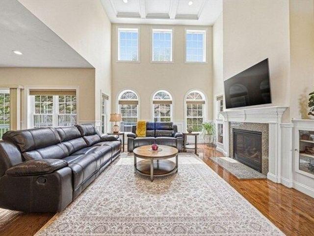 house with 4 bedroom, Holliston MA ES102922387