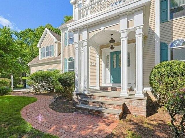 house with 4 bedroom, Holliston MA ES104152183