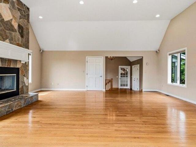 house with 4 bedroom, Hollis NH ES103887120