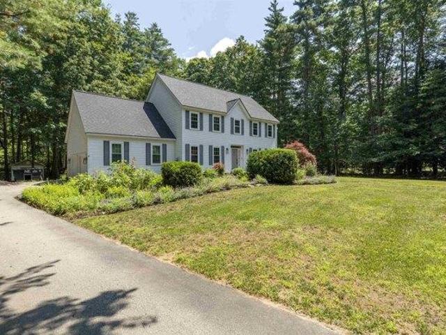house with 4 bedroom, Hollis NH ES104296582