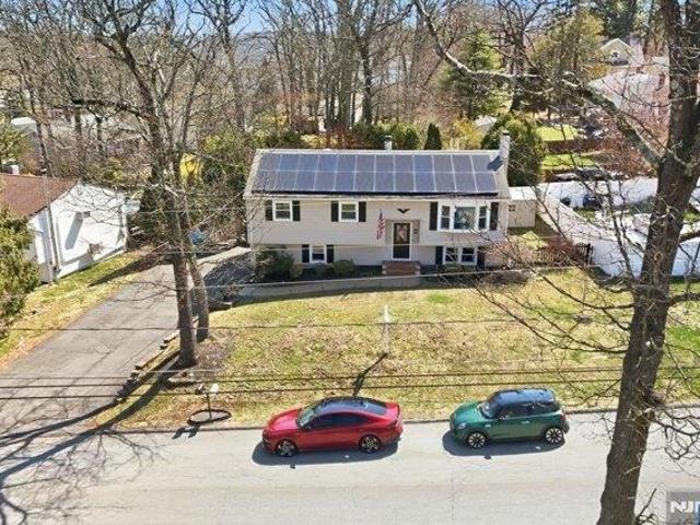 house with 4 bedroom, Hopatcong NJ DS101781742