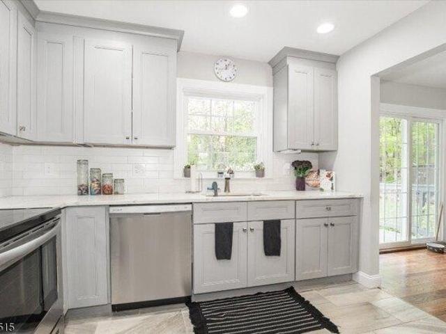 house with 4 bedroom, Hopatcong NJ DS102027074