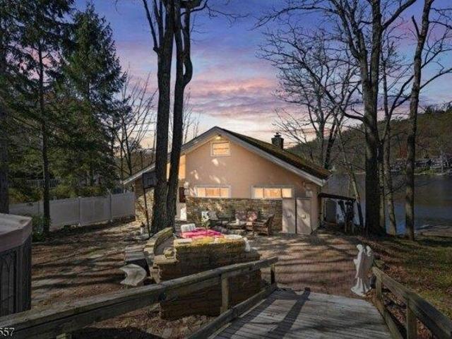 house with 4 bedroom, Hopatcong NJ DS102214013