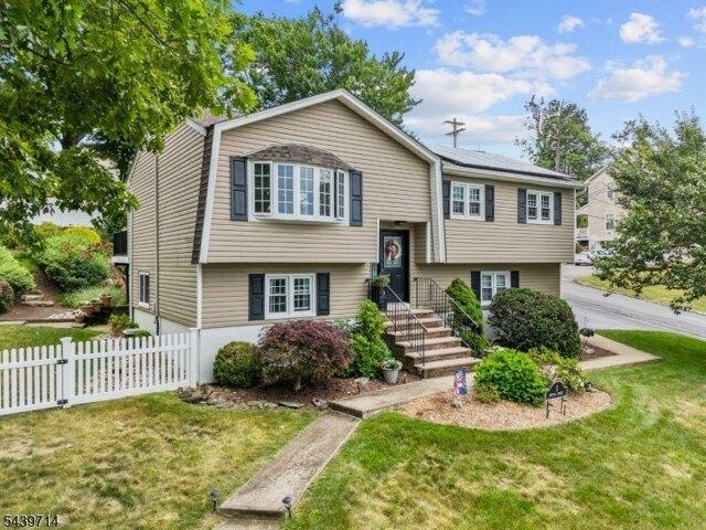house with 4 bedroom, Hopatcong NJ DS103622120