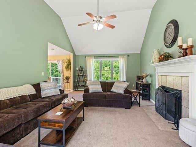 house with 4 bedroom, Hopedale MA DS103970247