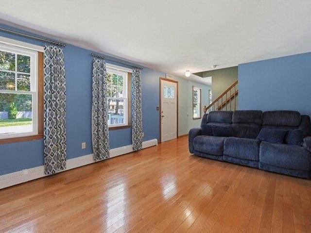 house with 4 bedroom, Hopedale MA ES105156134
