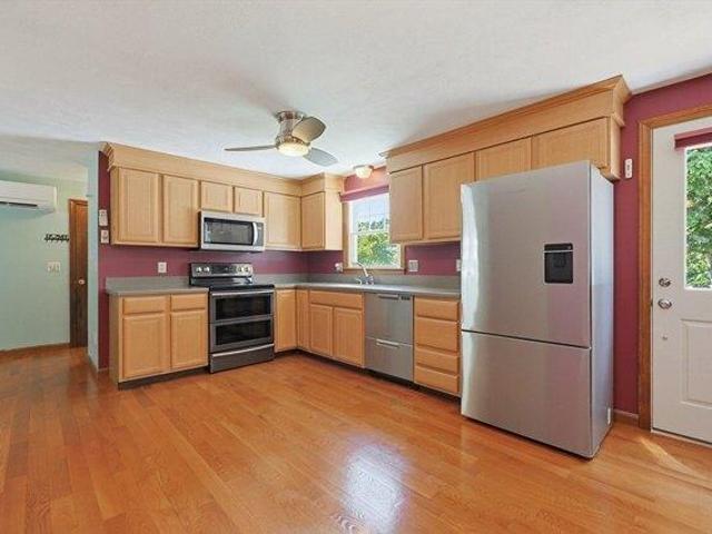 house with 4 bedroom, Hopedale MA ES105205967