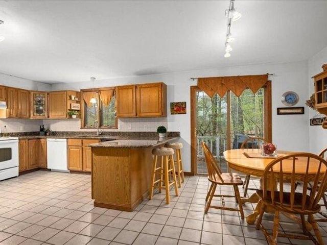 house with 4 bedroom, Hopkinton MA DLS102256000