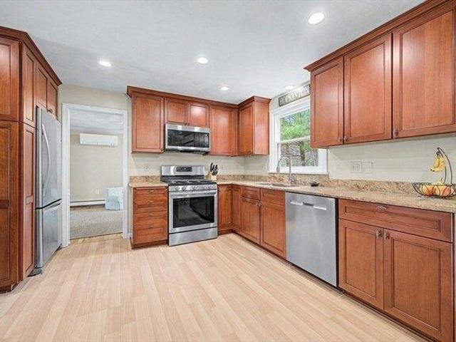 house with 4 bedroom, Hopkinton MA DLS102728566
