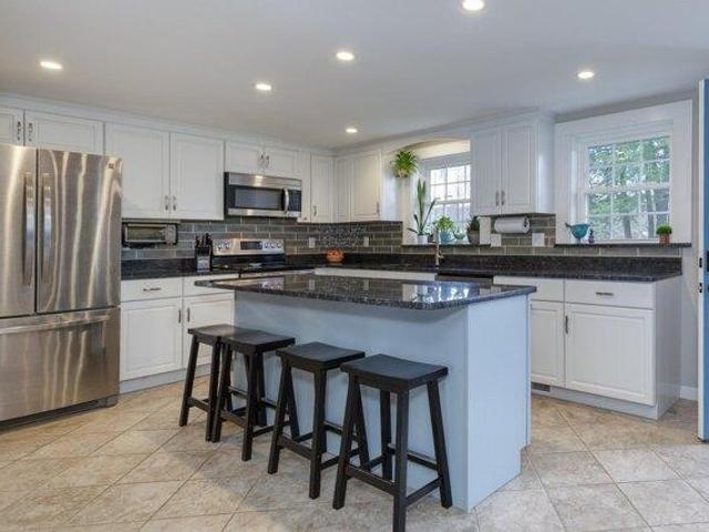 house with 4 bedroom, Hopkinton NH ES104835467