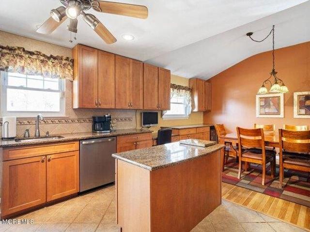 house with 4 bedroom, Howell NJ DLS102726916