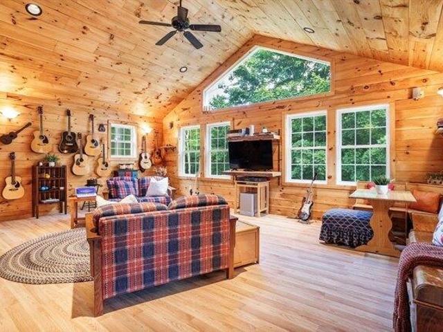 house with 4 bedroom, Hubbardston MA DS103967880