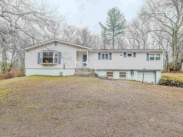 house with 4 bedroom, Hudson NH ES103034694
