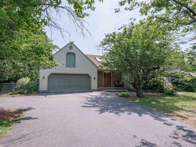 house with 4 bedroom, Hudson NH ES105092884