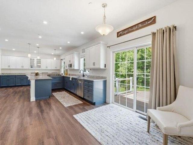 house with 4 bedroom, Hudson NH ES105109136