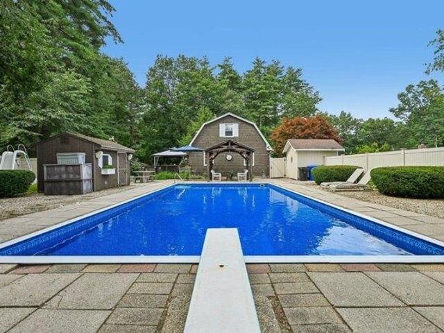 house with 4 bedroom, Hudson NH ES105172055