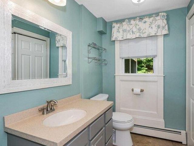 house with 4 bedroom, Hudson NH ES105232508