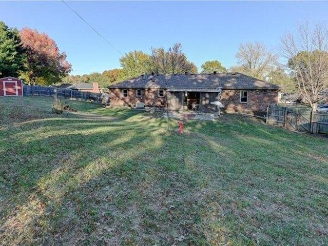 house with 4 bedroom, Independence MO DLS93106597