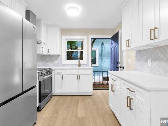 house with 4 bedroom, Irvington NJ ES104406249
