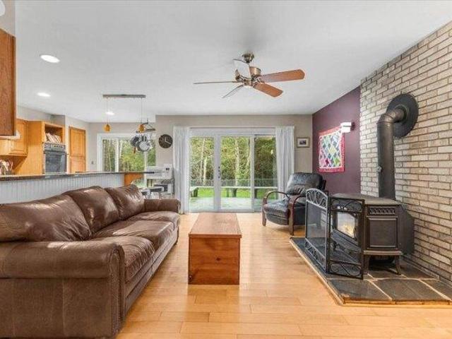 house with 4 bedroom, Jericho VT DS104192062