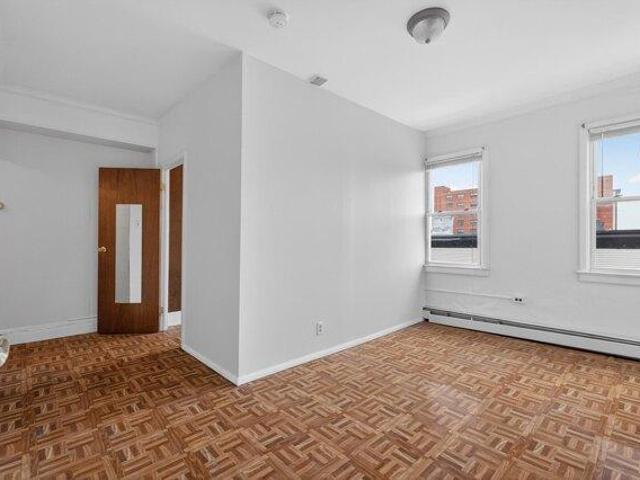house with 4 bedroom, Jersey City NJ ES104233189