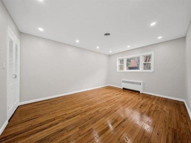 house with 4 bedroom, Jersey City NJ ES104409904