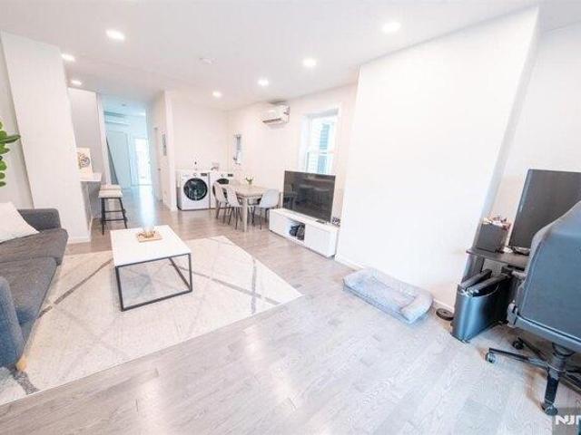 house with 4 bedroom, Jersey City NJ ES104566951