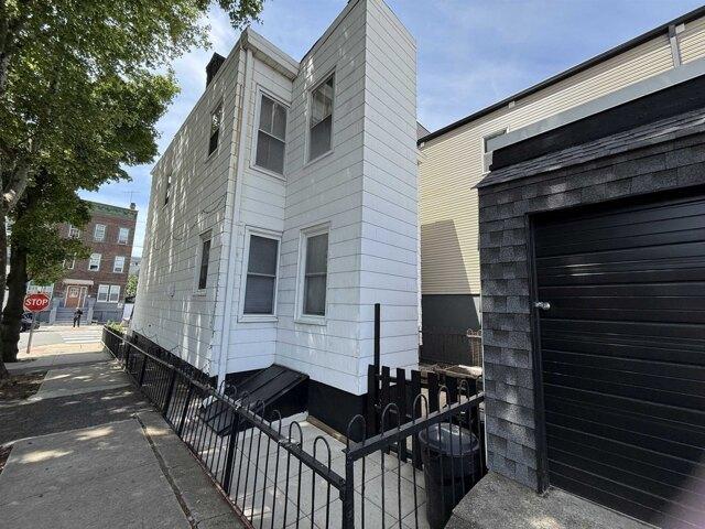house with 4 bedroom, Jersey City NJ ES104607711