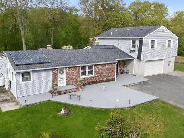 house with 4 bedroom, Johnston RI DLS103020177