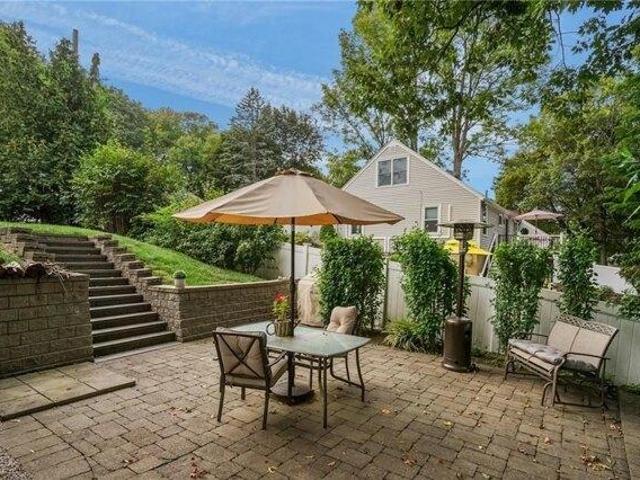 house with 4 bedroom, Johnston RI DS101933834