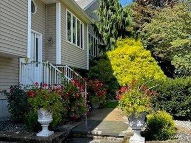 house with 4 bedroom, Johnston RI DS102257038