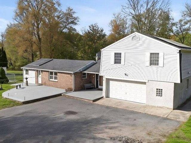 house with 4 bedroom, Johnston RI ES103441198