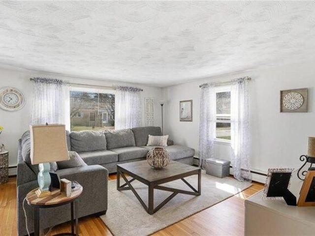 house with 4 bedroom, Johnston RI ES103443665