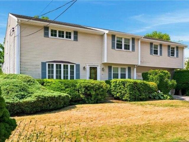 house with 4 bedroom, Johnston RI ES103969541