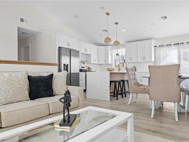 house with 4 bedroom, Johnston RI ES105107753