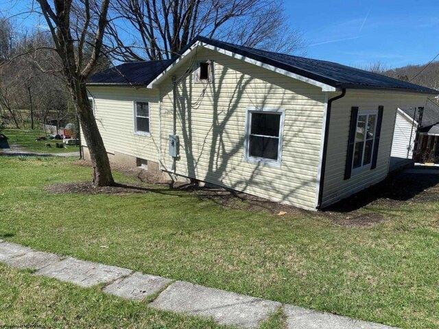 house with 4 bedroom, Junior WV ES104908043