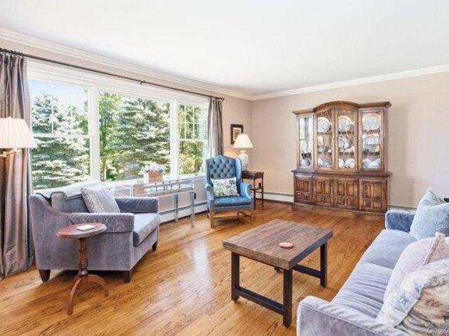 house with 4 bedroom, Katonah NY ES105191444