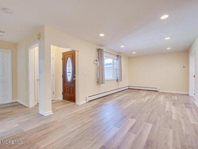 house with 4 bedroom, Keansburg NJ ES104605737