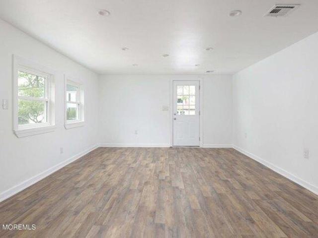 house with 4 bedroom, Keansburg NJ ES105191246