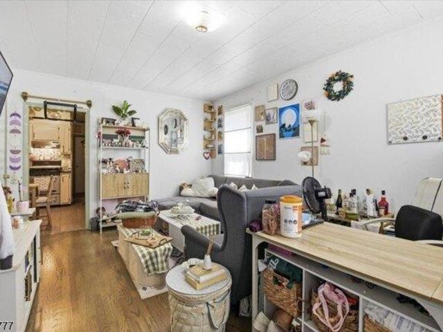 house with 4 bedroom, Kearny NJ ES104538967