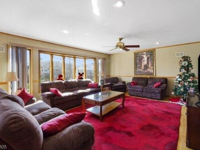 house with 4 bedroom, Kearny NJ ES104651402