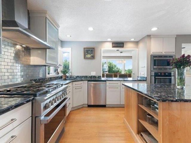 house with 4 bedroom, Keene NH DS104408113