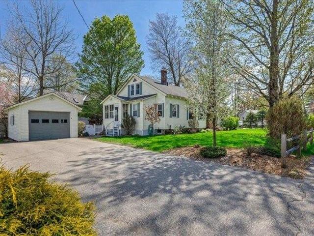 house with 4 bedroom, Keene NH ES103436460