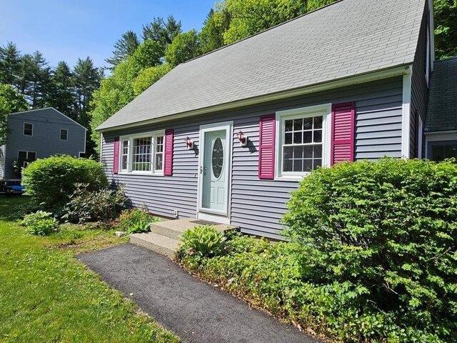 house with 4 bedroom, Keene NH ES103439441